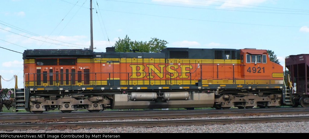 BNSF 4921